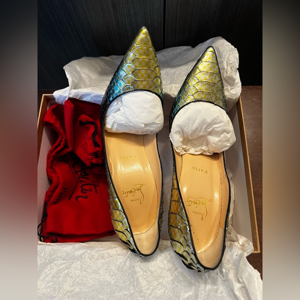 Christian Louboutin So Kate Python - Gem
